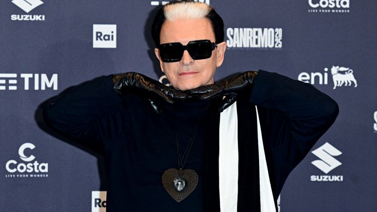Cristiano Malgioglio co-conduttore a Sanremo 2025, dal coming out al ...