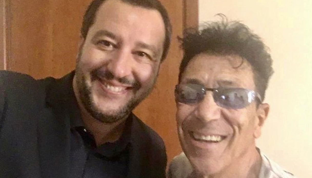 Edoardo Bennato e i rapporti con la destra: la festa di An, la foto con ...