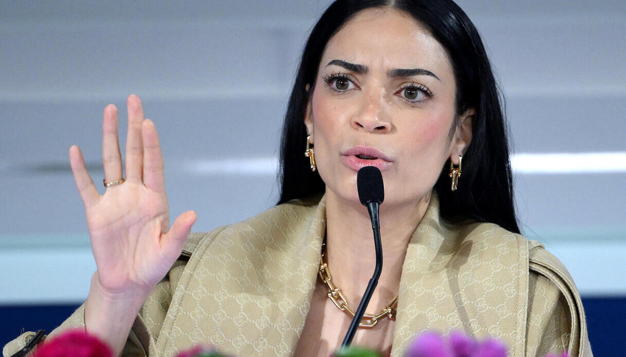 Elodie contro i giornalisti a Domenica In, la lite con Davide Maggio e ...