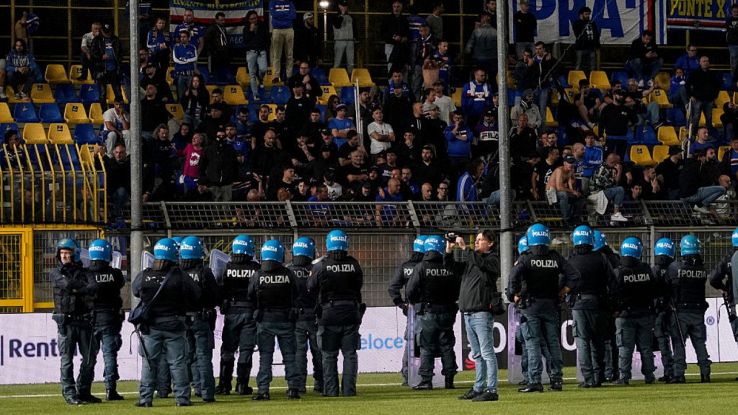 Sampdoria in Serie C, calciatori scortati dalla polizia e volo ...