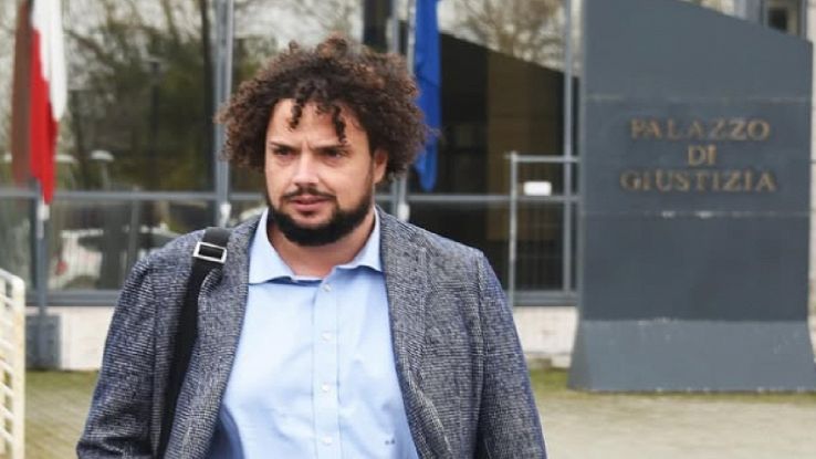 Chi è Davide Barzan attaccato da Le Iene con Barzageddon e consulente ...