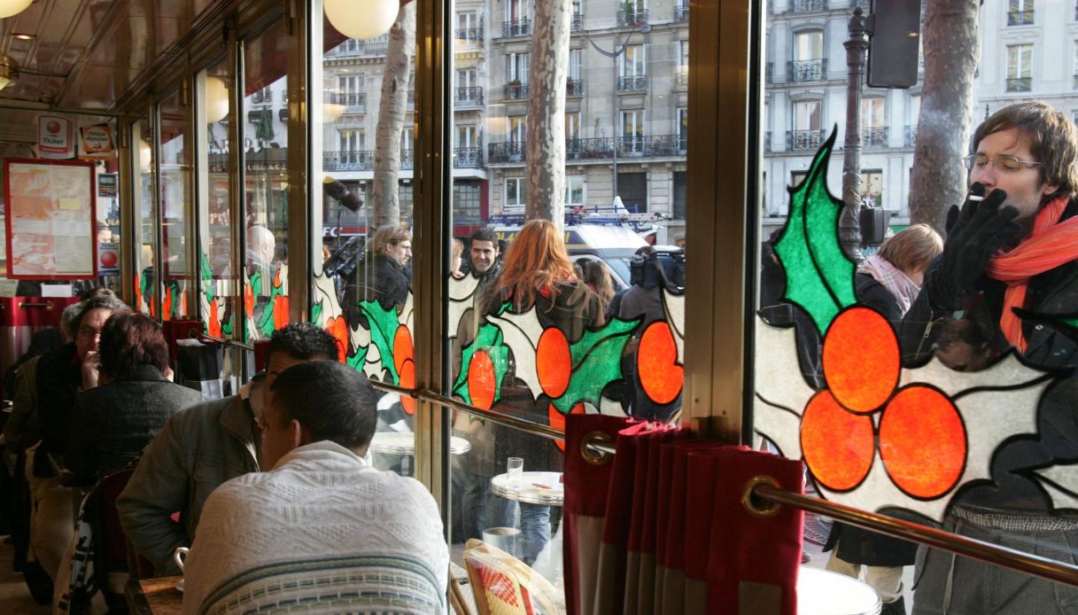 In Francia scatta il divieto di fumo all'aperto, i rischi e le multe ...