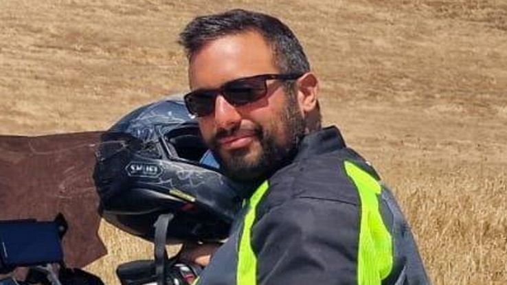 Gabriele Nuzzolo del Pd morto nell'incidente vicino Forlì, investito mentre era al tavolo del ...