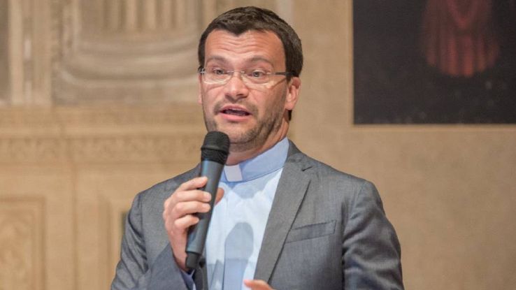 Don Andrea Albertin morto a Ceneda durante la preghiera, 49enne ...