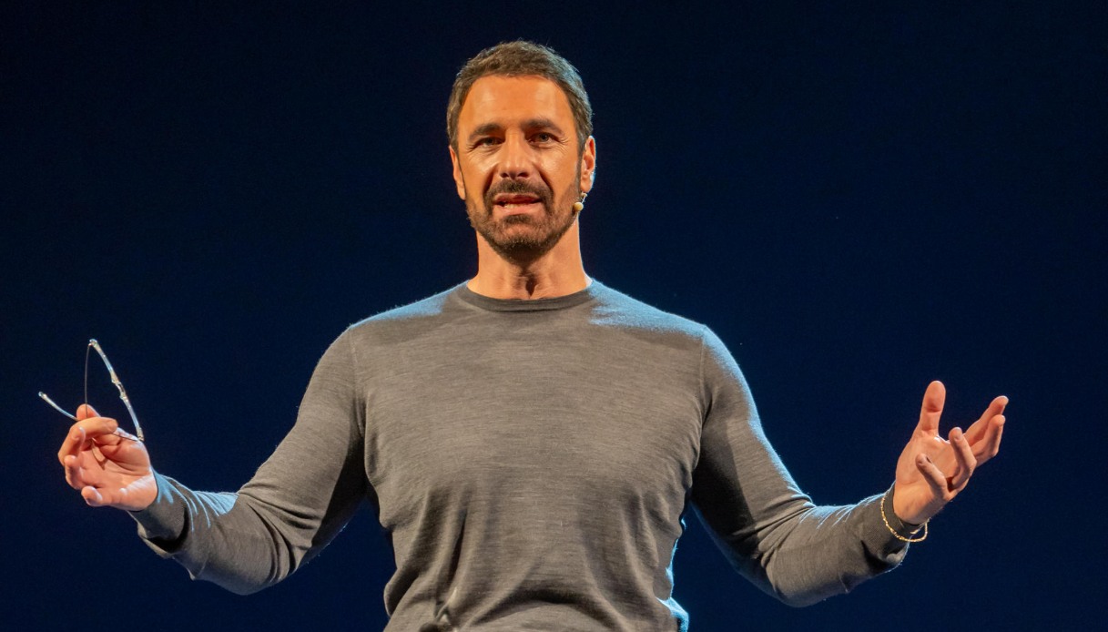 Caso Raoul Bova, Martina Ceretti scompare dal web e cambia numero ...