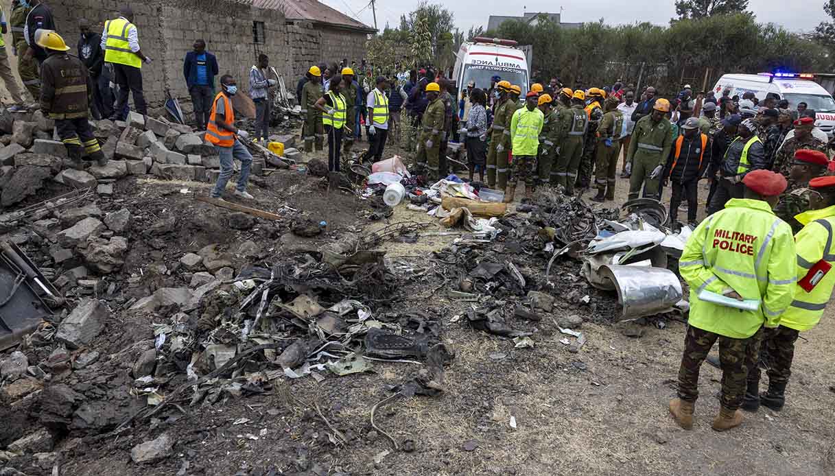 Incidente aereo a Nairobi in Kenya, almeno 6 morti nello schianto del ...