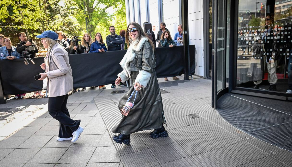 Angelina Mango torna a cantare sul palco dopo un anno, sorpresa al ...