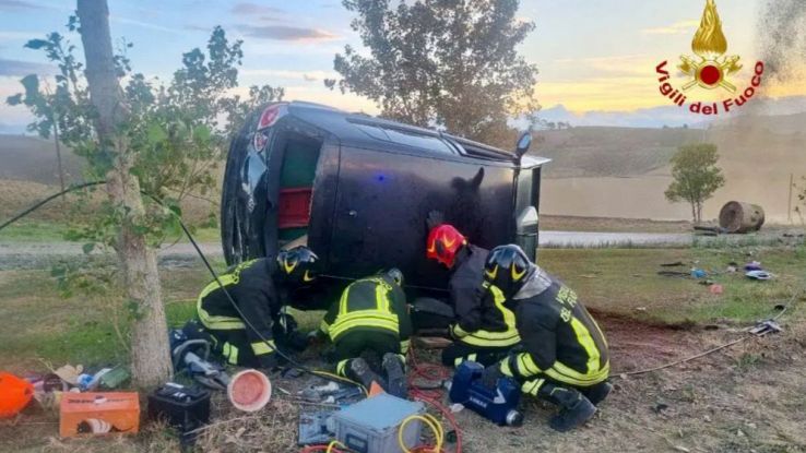 Tragedia in provincia di Campobasso, auto si ribalta in incidente e ...