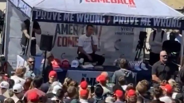 Morto Charlie Kirk, i video dell'omicidio sui social: il killer avrebbe ...