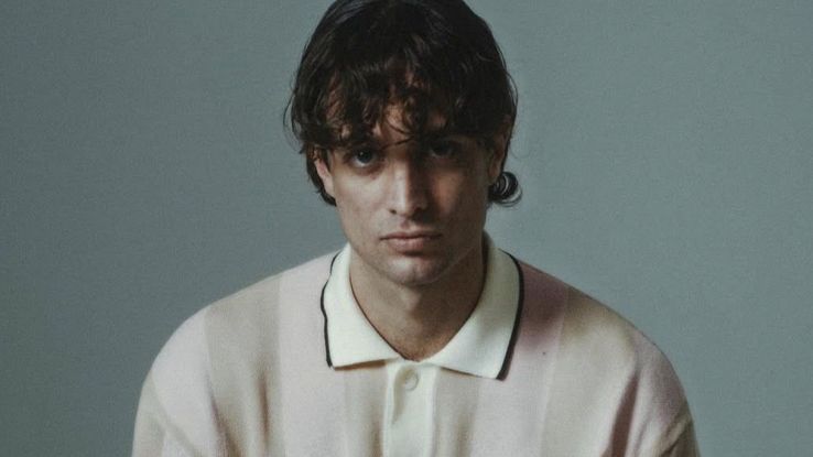 Cioffi, chi è il cantante di "Sola (Ti amo)" da un milione di ascolti ...