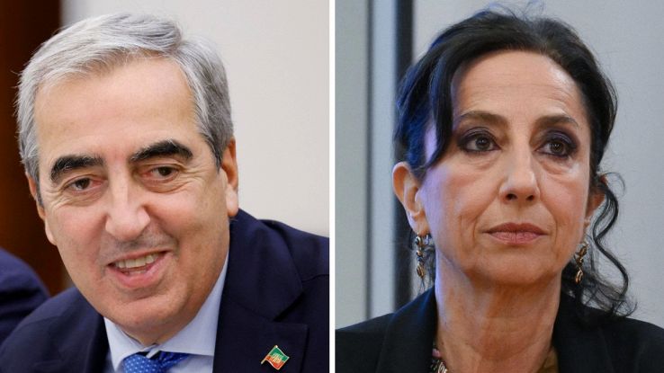 Maurizio Gasparri contro Lucia Goracci giornalista Rai, mostra la foto ...