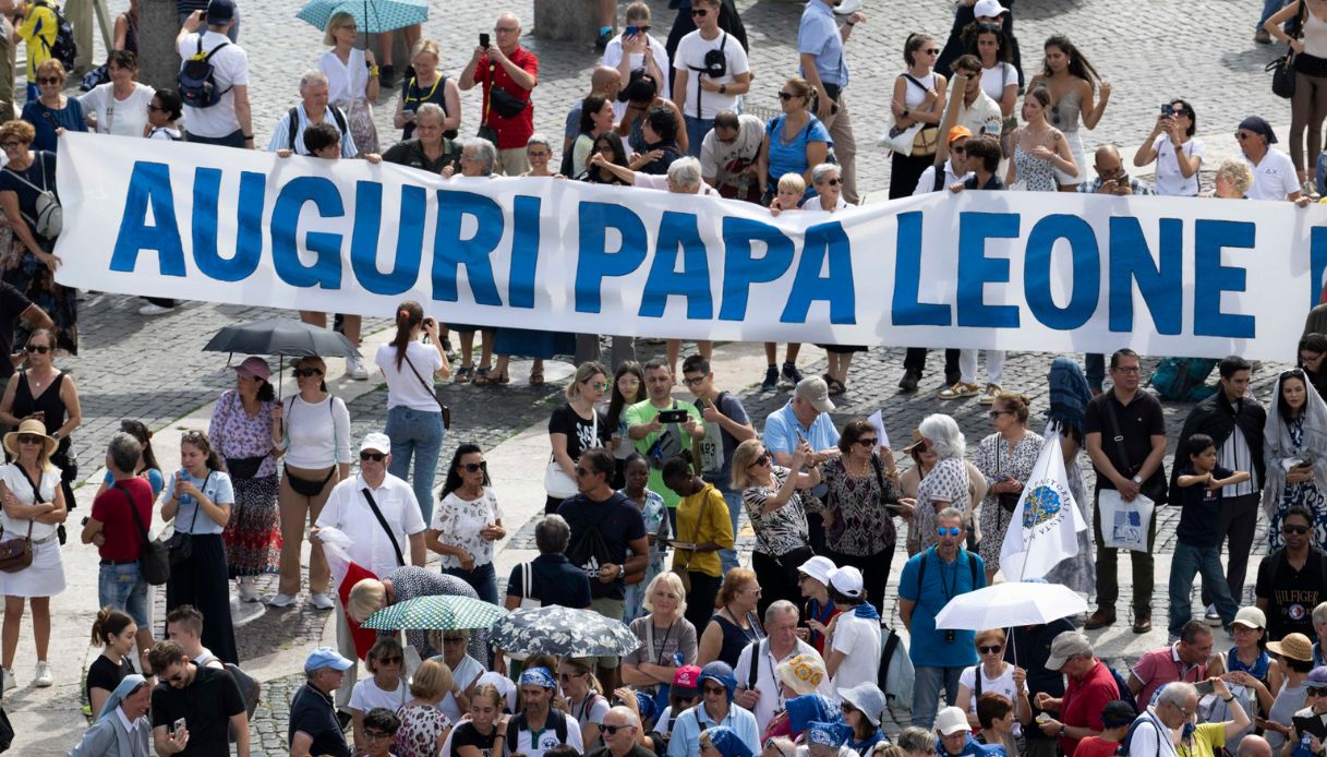 Papa Leone XIV compie 70 anni, gli auguri del mondo per il compleanno di Robert Francis Prevost