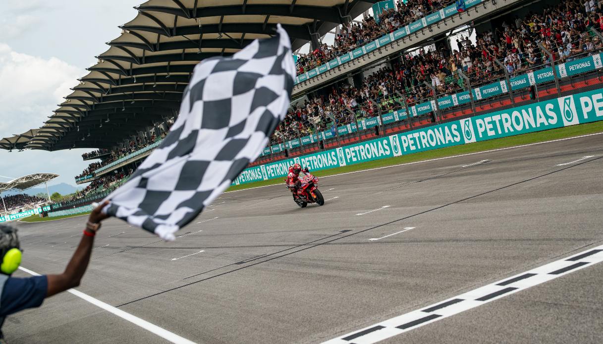 Incidente Moto 3 tra Rueda e Dettwiler al GP Malesia, un pilota è grave ...