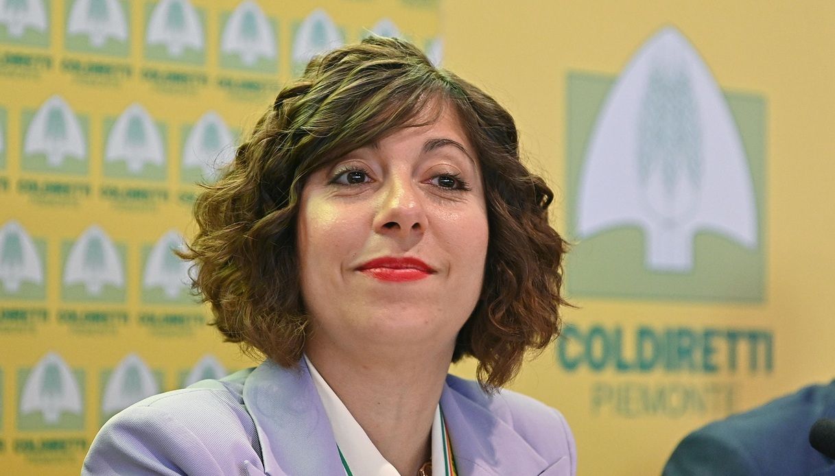 Consigliera regionale Sarah Disabato del M5s con una canna in Aula, il ...