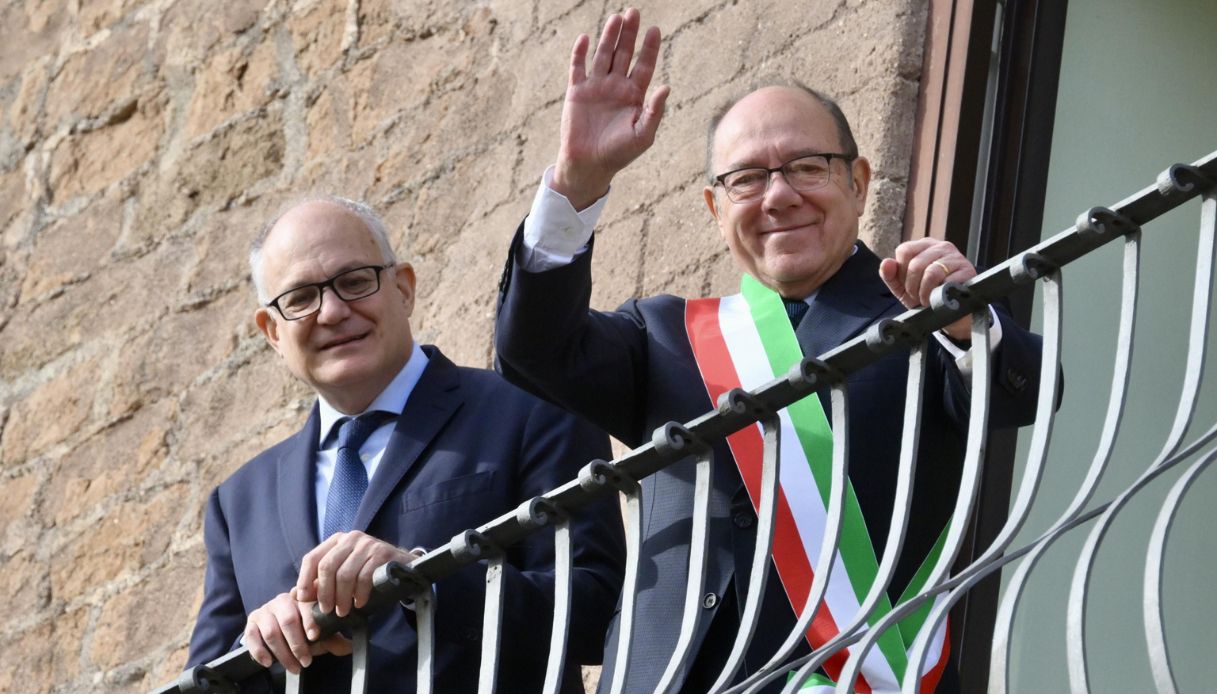 Carlo Verdone sindaco di Roma per un giorno, i primi atti dai punti di ...