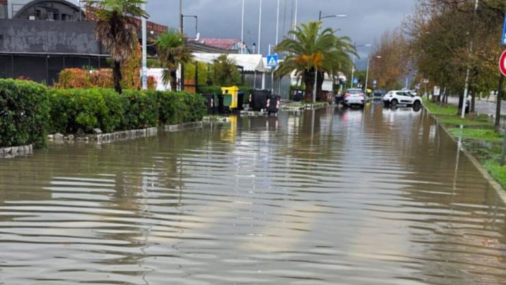 Maltempo Toscana, temporali e nubifragi da Pisa a Firenze: fiumi ...
