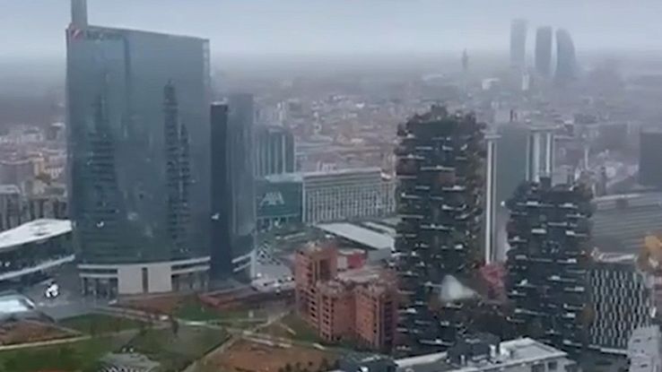 Neve a Milano e in mezza Lombardia, colpita dal freddo glaciale di ...