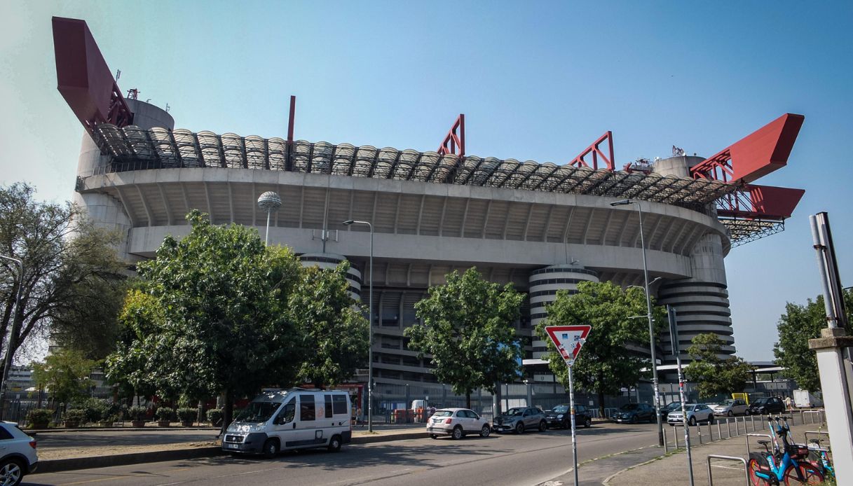 Stadio San Siro venduto a Inter e Milan, indagine della Procura per ...
