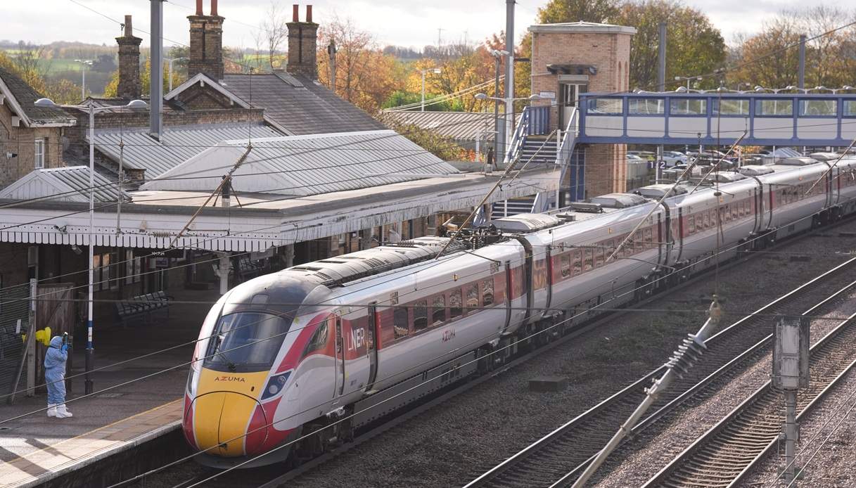 Accoltellate 10 persone e bagno di sangue a Huntingdon su un treno, i ...