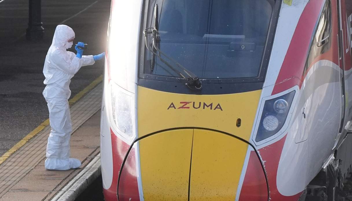 Accoltellate 10 persone e bagno di sangue a Huntingdon su un treno, i ...