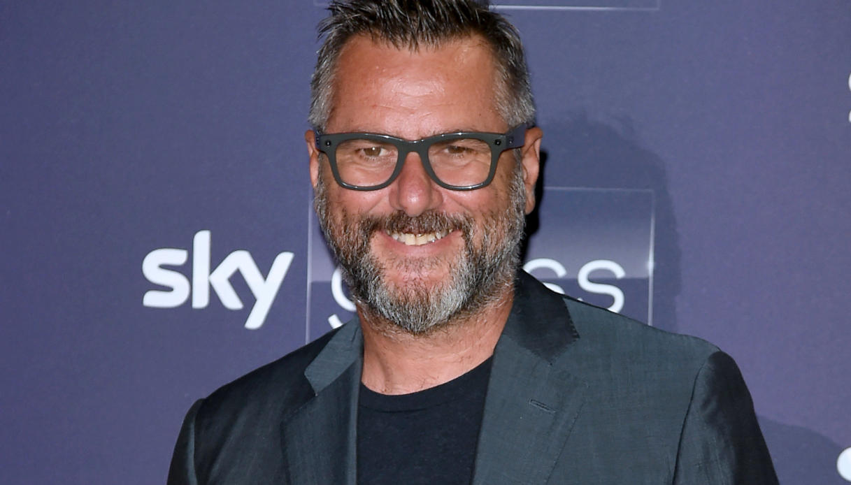 Carlo Vanzini ha un tumore al pancreas, il telecronista della Formula 1 ...