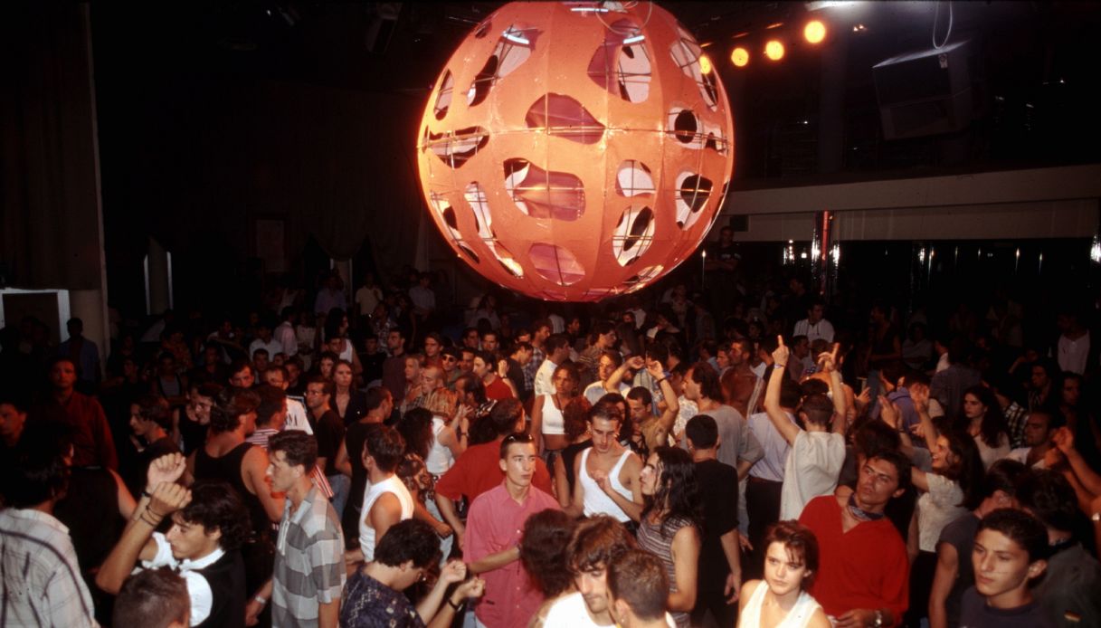 Claudio Rispoli morto a 67 anni, Dj Mozart lascia la moglie Rita e i ...