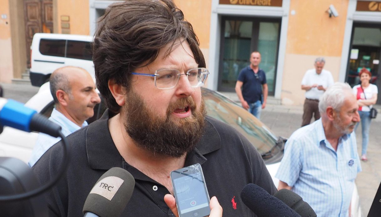 Mario Adinolfi consiglia Alfonso Signorini dopo lo scandalo, "collabora per scoperchiare il ...