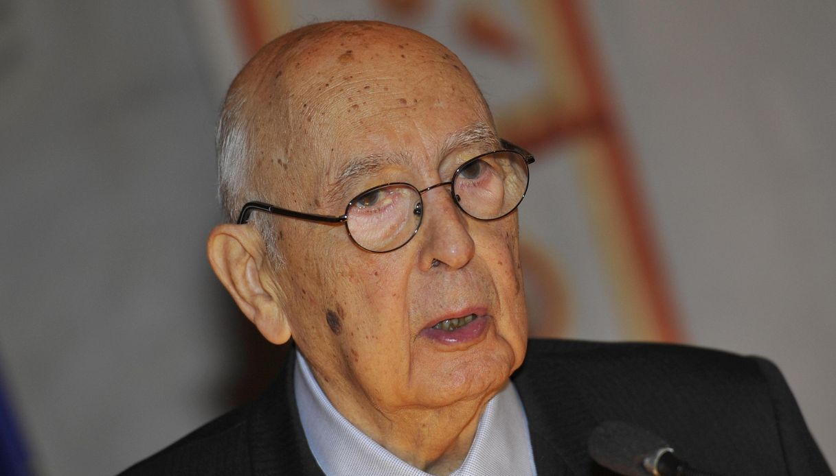 Mattarella firma la grazia per 5 detenuti condannati, chi sono da ...