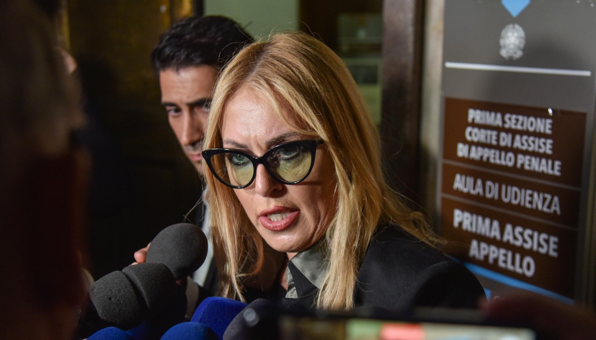 Famiglia nel bosco, Roberta Bruzzone bacchetta la madre: "La più ...
