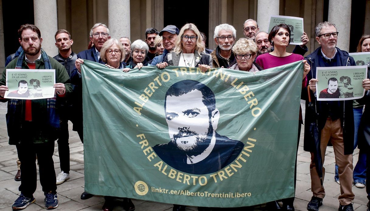 Alberto Trentini liberato in Venezuela con l'altro italiano Mario Burlò ...
