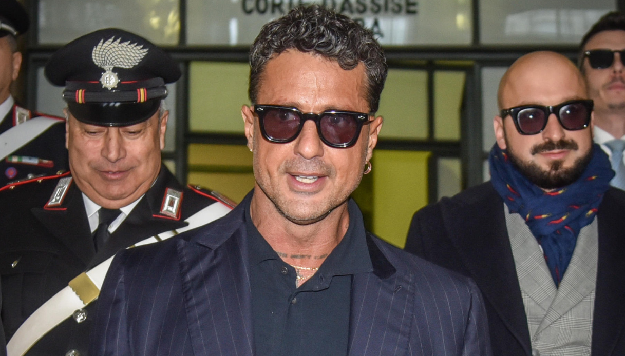 Corona e la puntata di Falsissimo senza Signorini sul "sistema Mediaset ...