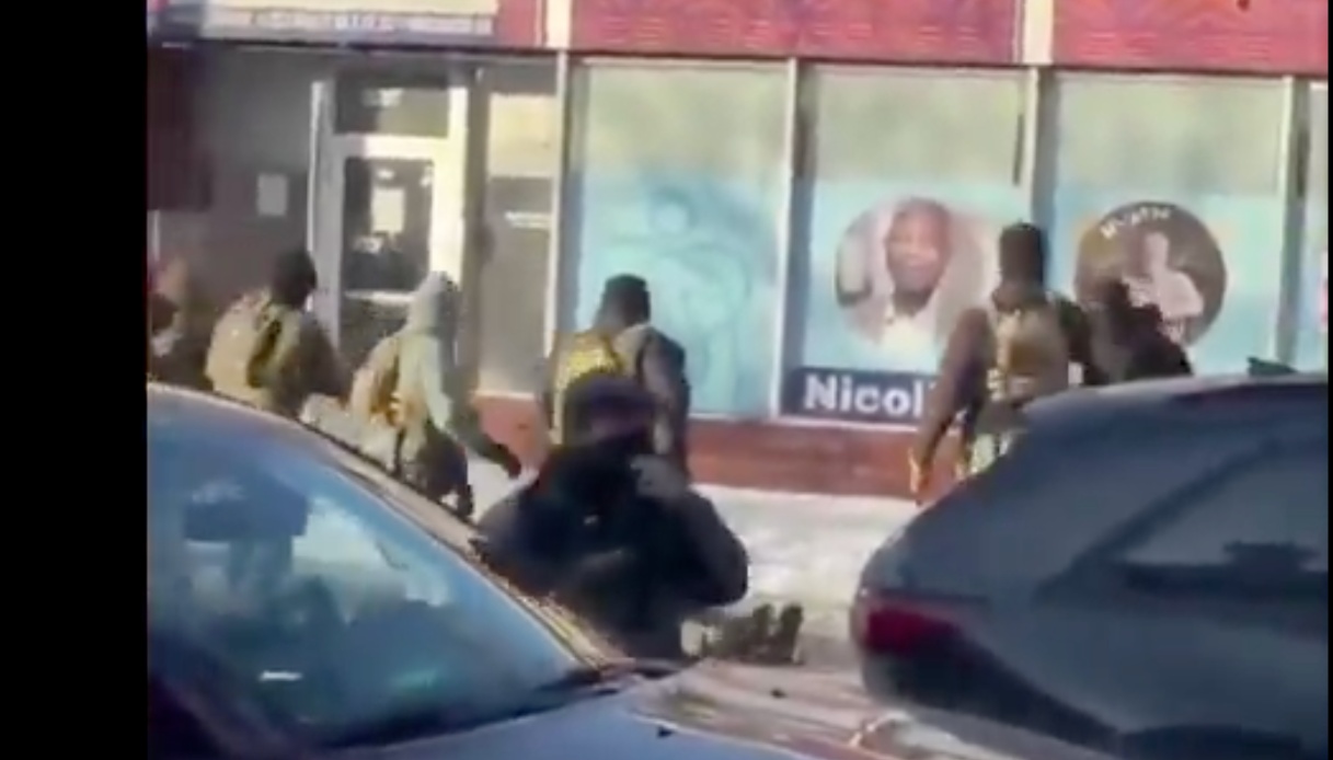 ICE uccide Alex Jeffrey a Minneapolis, è la seconda volta dopo Renee ...