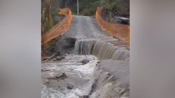Allerta meteo rossa in Calabria per il ciclone Harry, allagamenti e ...