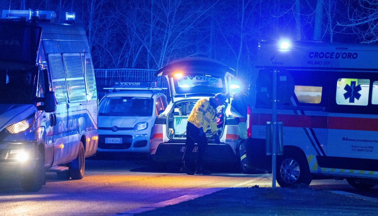 Spari in strada a Rogoredo a Milano in via Impastato, morto 28enne ...