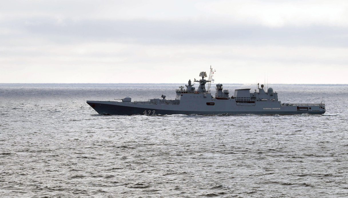 Flotta russa davanti alla Sardegna, la Marina continua a seguire le ...