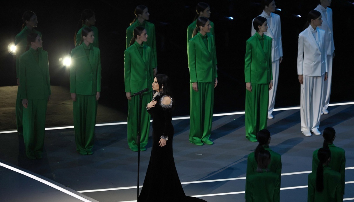 Laura Pausini sommersa dalle critiche per l'Inno alle Olimpiadi, la ...