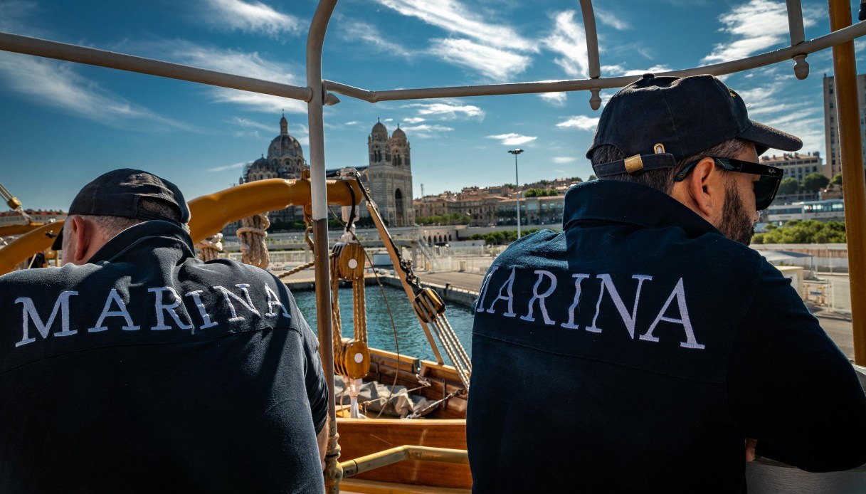 Nave russa Sparta IV davanti alla Sardegna insieme al ...