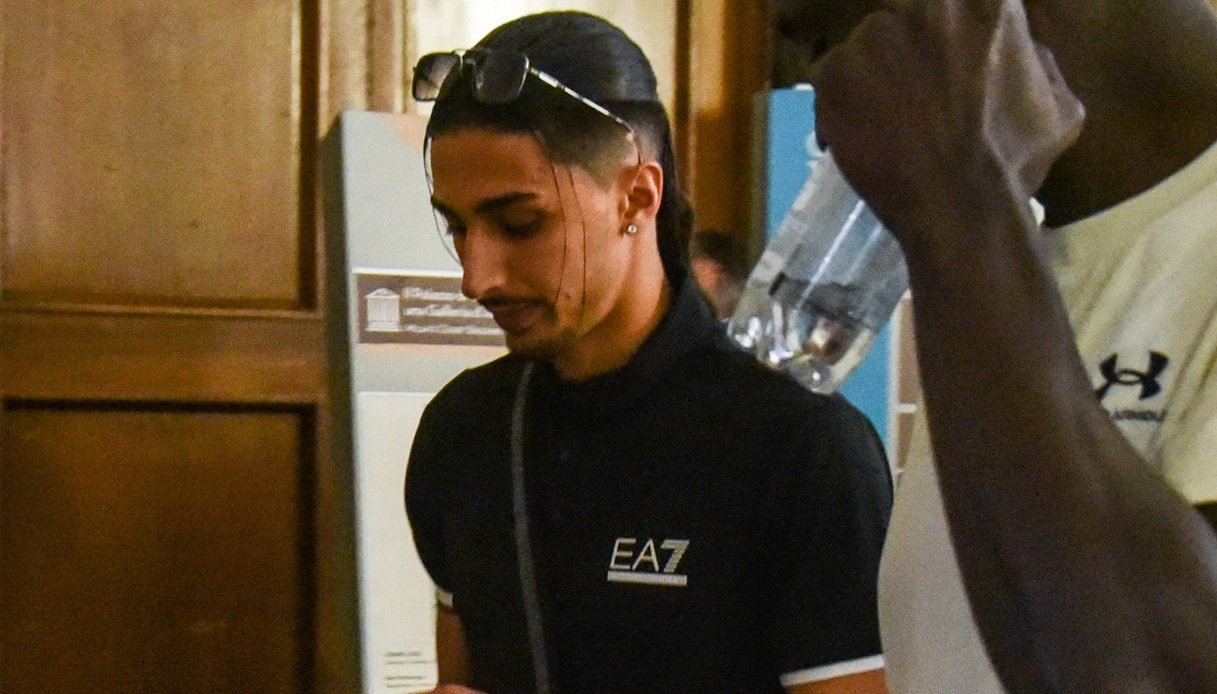 Baby Gang arrestato per rapina e maltrattamenti, nuovi guai per il ...