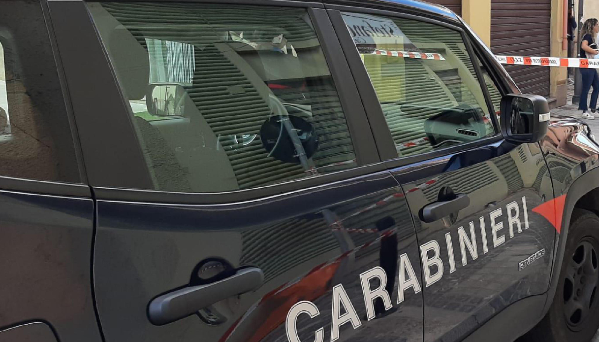 Piacenza, la 20enne Anxhela Byku tenta di entrare in casa dalla ...