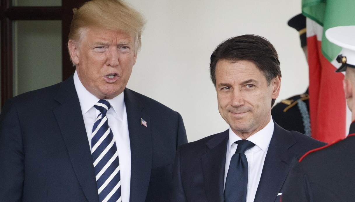 Violento scontro verbale tra Tajani e Conte in Senato, "a me Trump non ...