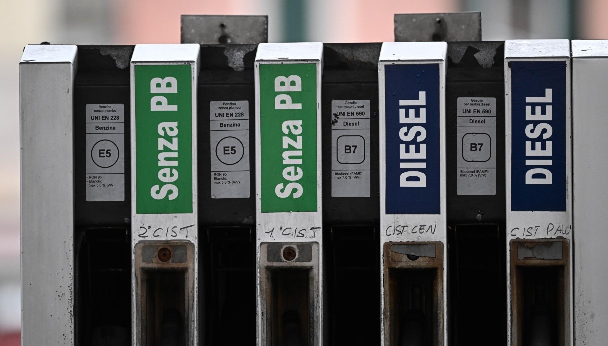 Prezzi di benzina e diesel alle stelle con la guerra in Iran, da Tamoil ...