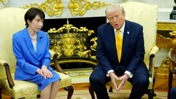 Gaffe di Trump con la premier giapponese Sanae Takaichi, "perché non ci ...