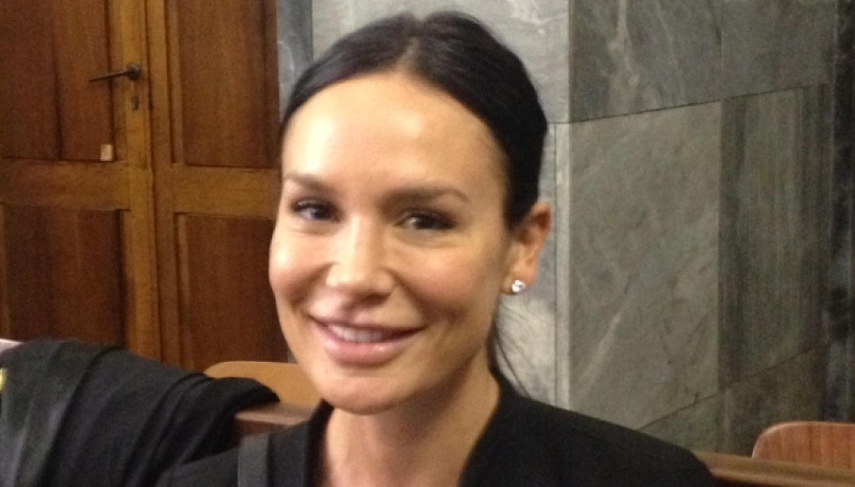 Grazia a Nicole Minetti, quali sono i 4 sospetti sul racconto dell ...
