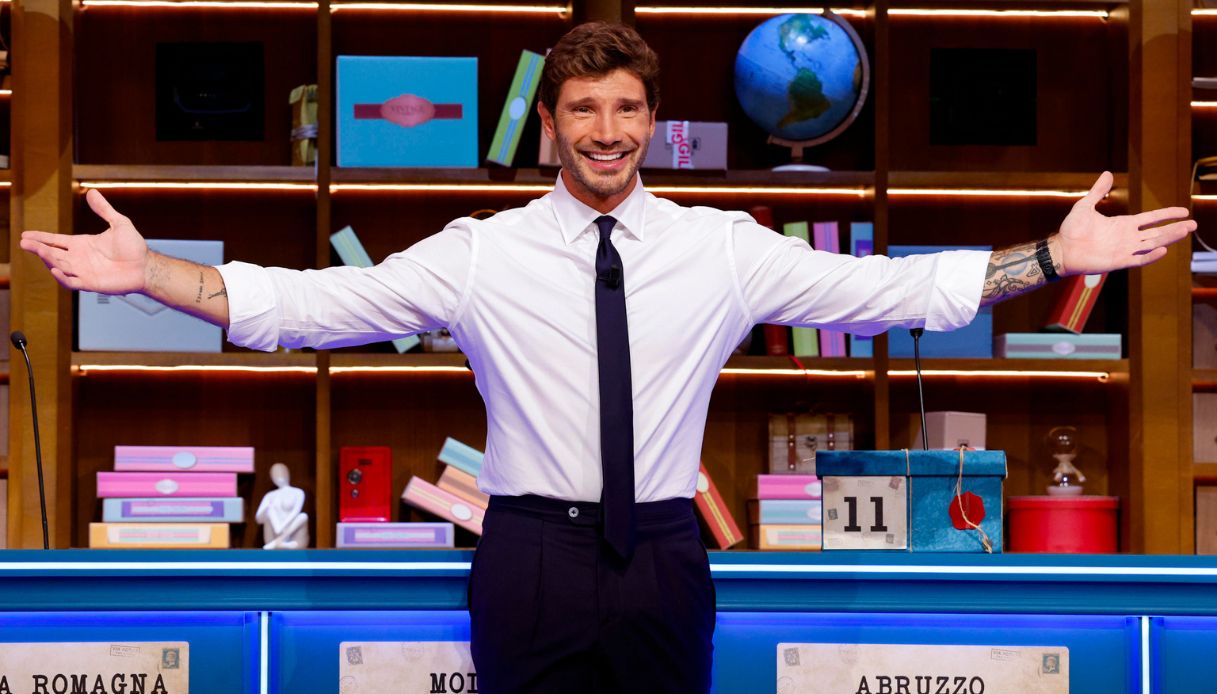 Stefano De Martino accanto a Belen Rodriguez, fermato "Affari Tuoi ...