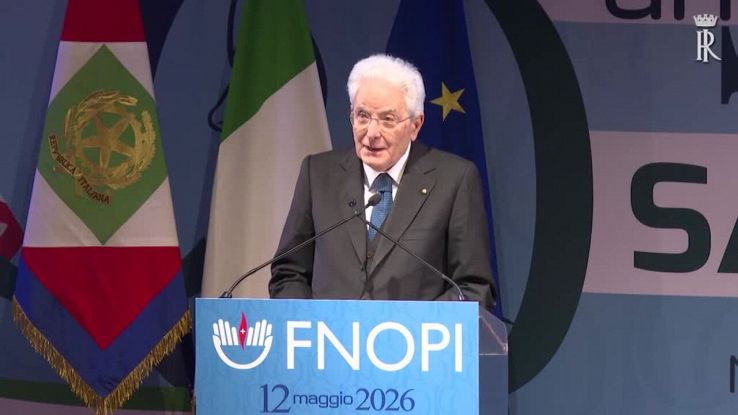 Il video del discorso di Mattarella contro chi "cerca di derubricare il ...
