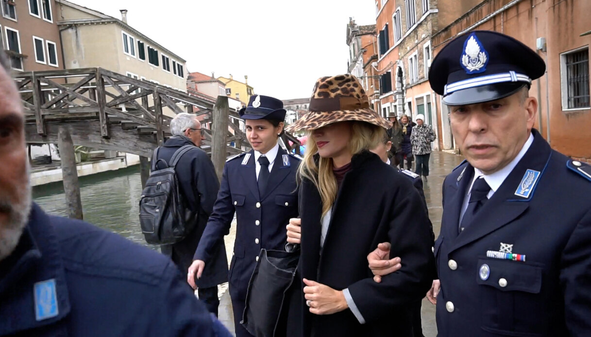 Beatrice Venezi contro La Fenice, vuole restare direttrice fino al 2030 ...