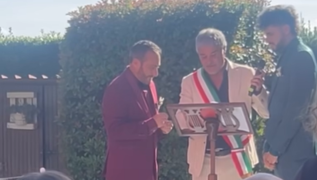 Claudio Insegno sposa Stefano Minotti e il fratello Pino celebra il ...