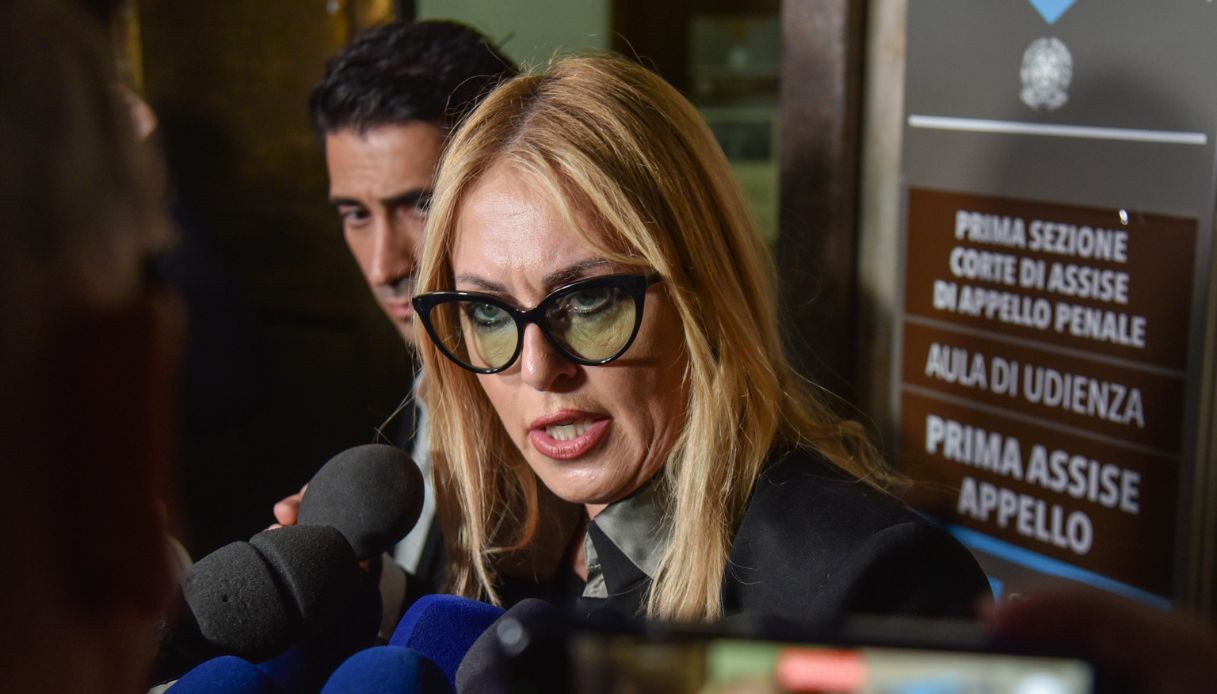 Garlasco, Bruzzone punge De Rensis dopo il video dell'interrogatorio a ...