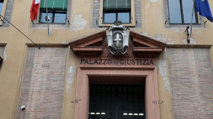 Operaio Ferrari licenziato per atti persecutori verso collega dopo fine ...