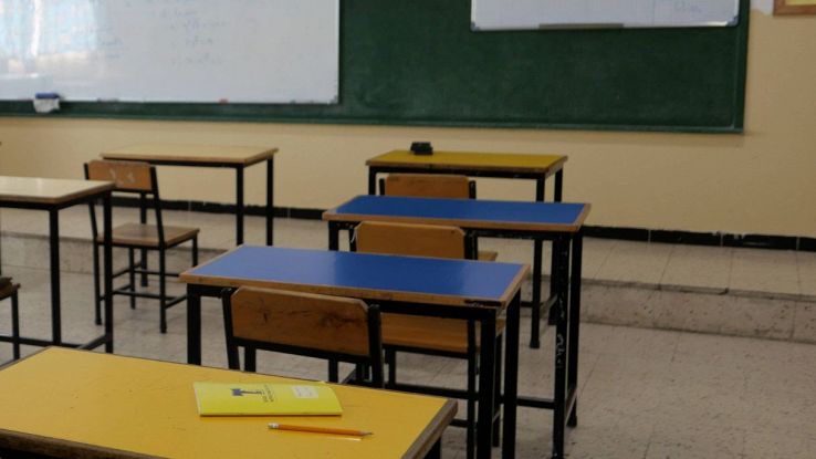 Professore aggredito da studenti in Val Vibrata vicino Teramo, spinto ...
